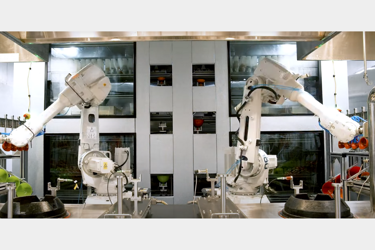Fully Automatic Robotic Kitchen Opens - Foodservice Equipment Reports ...