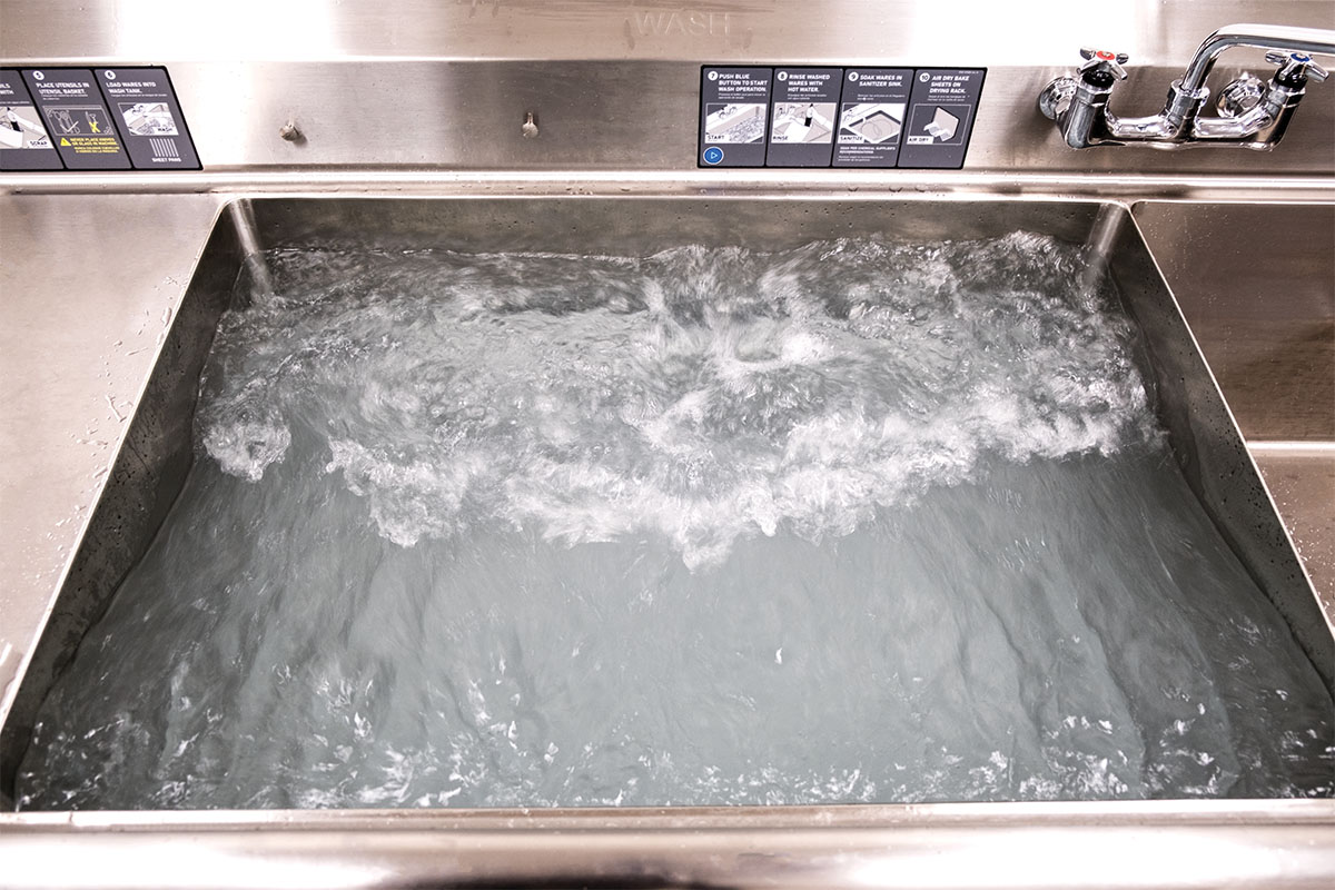Powered Sinks Take Care of the Dirty Work - Foodservice Equipment ...