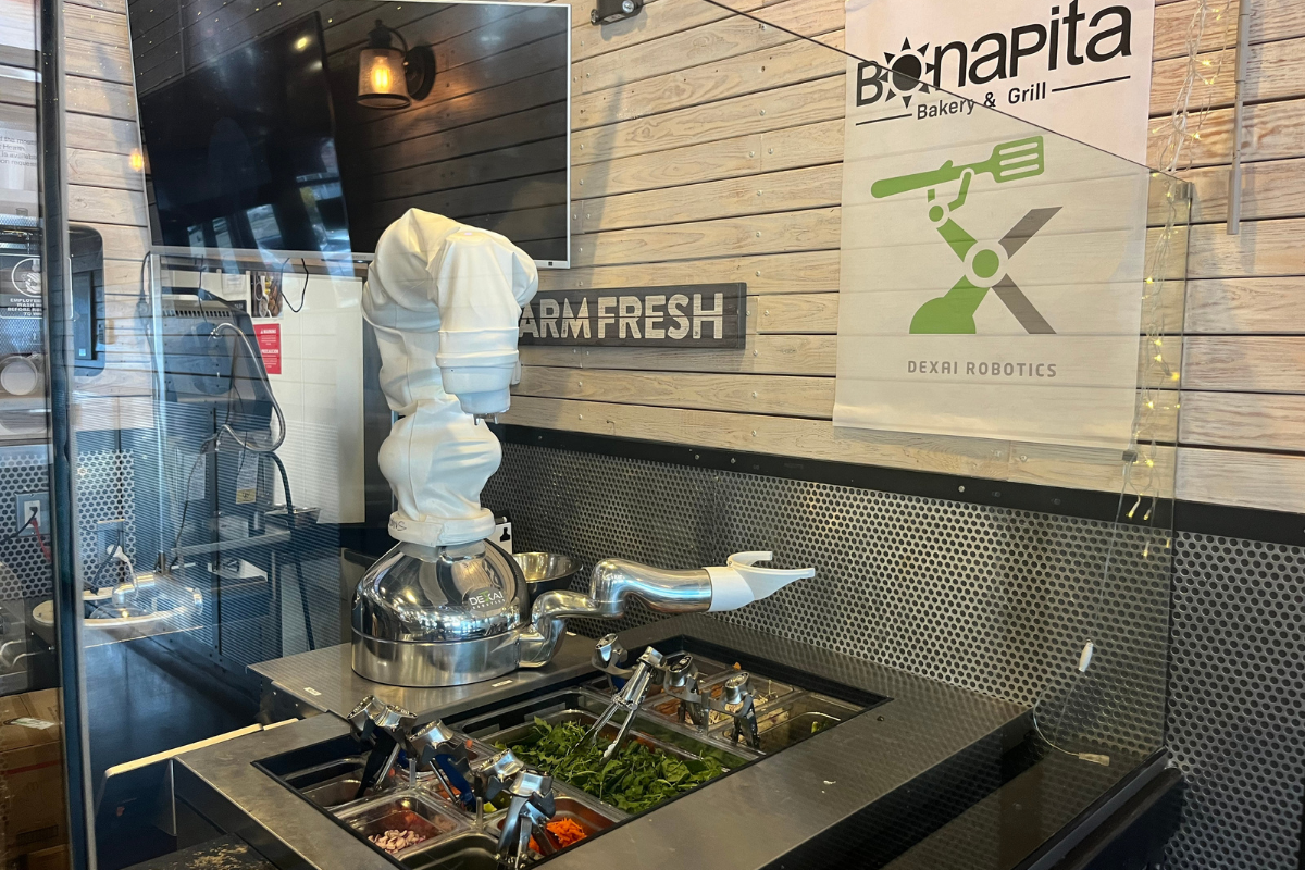 Mediterranean Restaurant Gets Helping Hand from Robotic Sous Chef ...