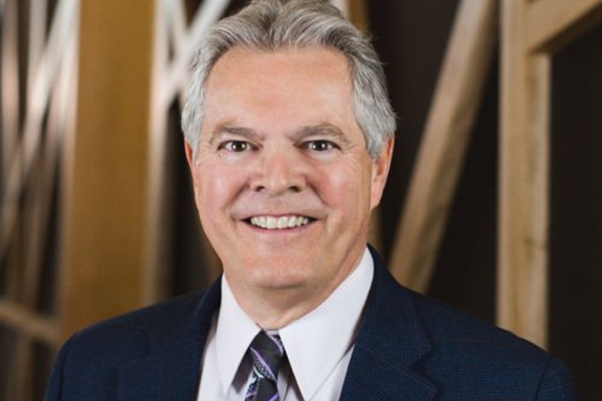 Red Robin CEO to Retire - Foodservice Equipment Reports Magazine