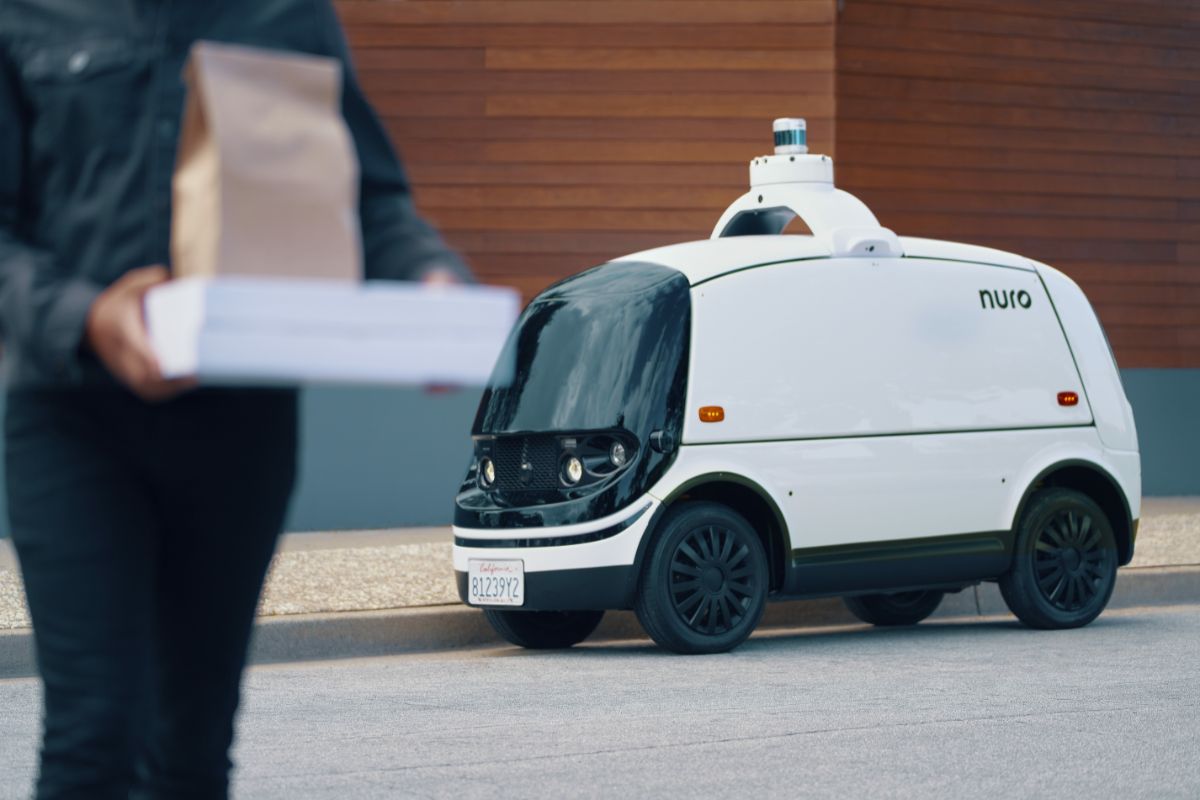 Uber Eats Inks 10-Year Deal To Make Robotic Deliveries - Foodservice ...