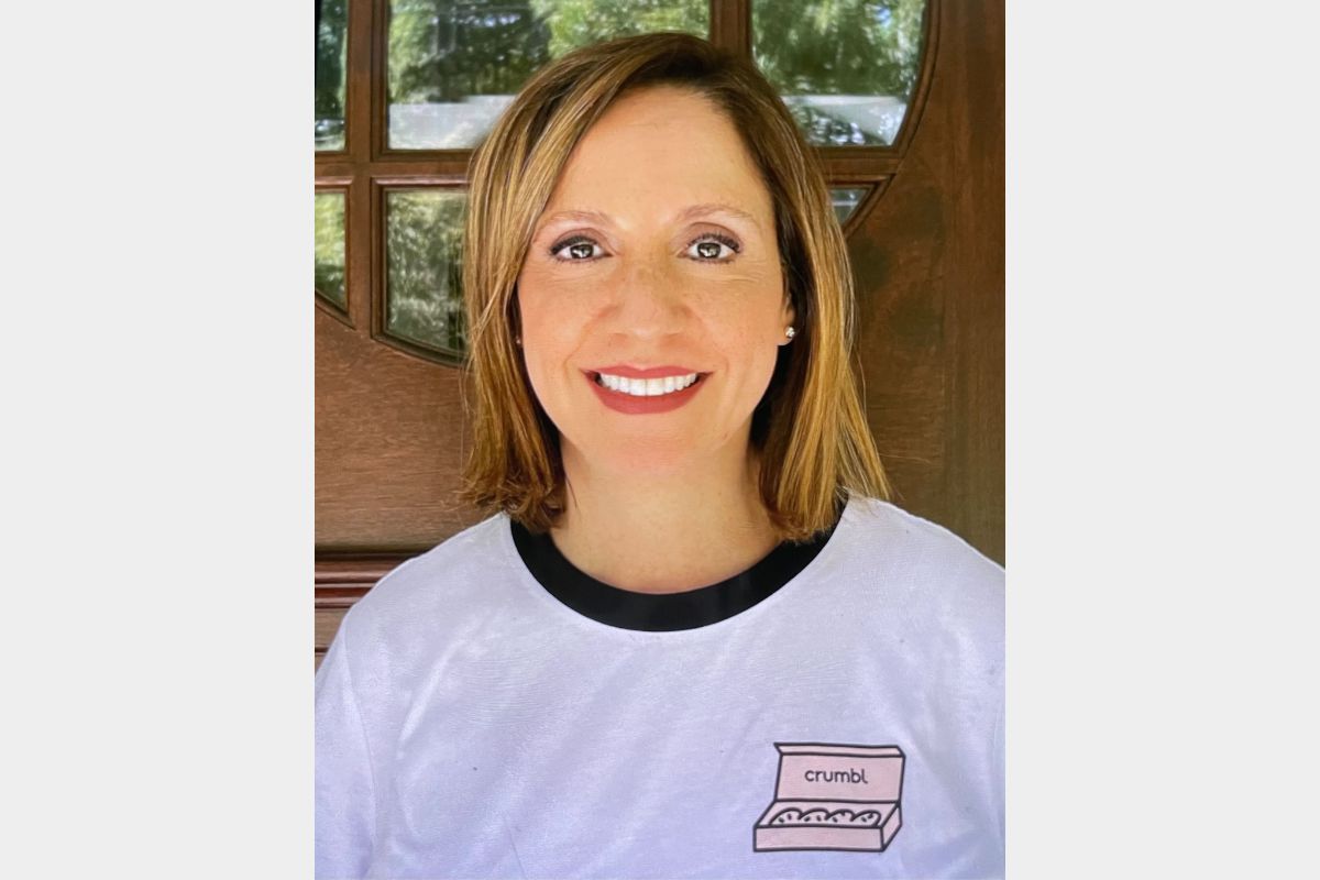 Crumbl Cookies Adds Former Chick-fil-A Exec as COO - Foodservice ...