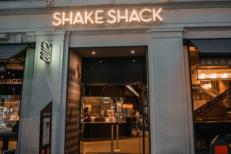 Shake Shack To Roll Out Kiosks Systemwide - Foodservice Equipment ...
