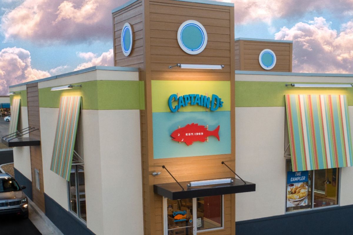 Fast-Casual Brand Signs Its Largest Development Deal - Foodservice ...