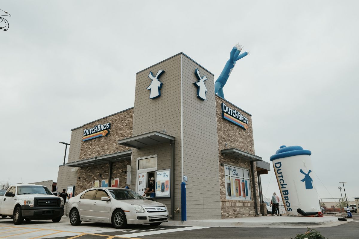 Dutch Bros Brews Goal of 2,029 Stores by 2029 - Foodservice Equipment ...